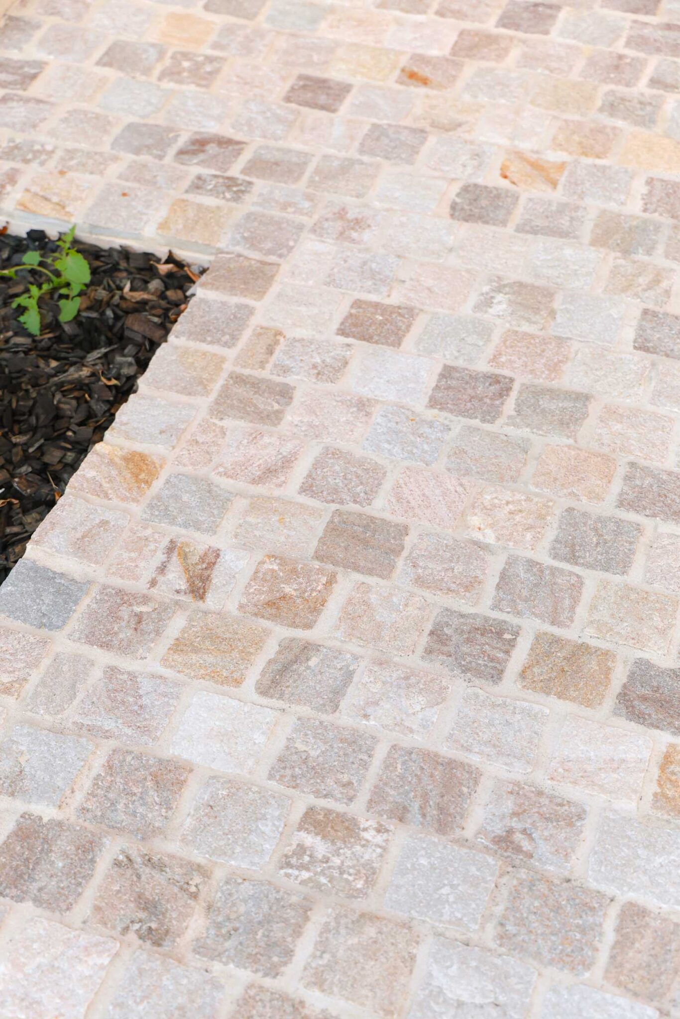 Bronte Quartz Offset Cobbles Sheeted 90x90x20mm - Design Tiles Sydney